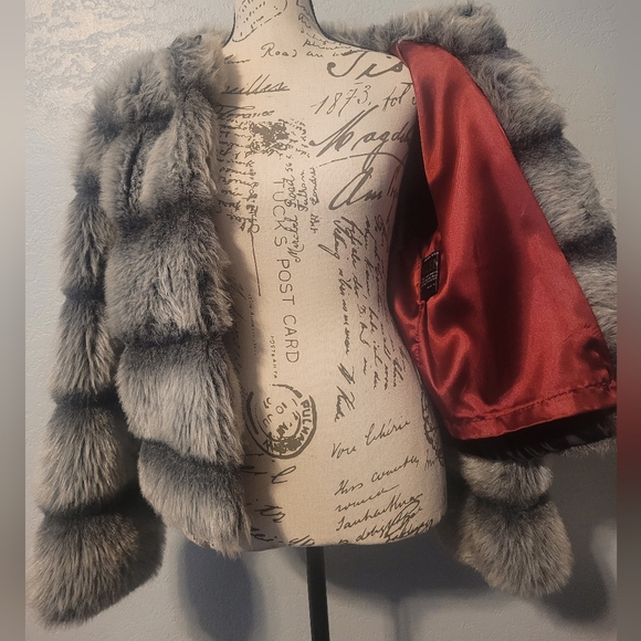 GLENOIT | Jackets & Coats | Vintage Glenoit Luxurious Faux Fur Jacket ...